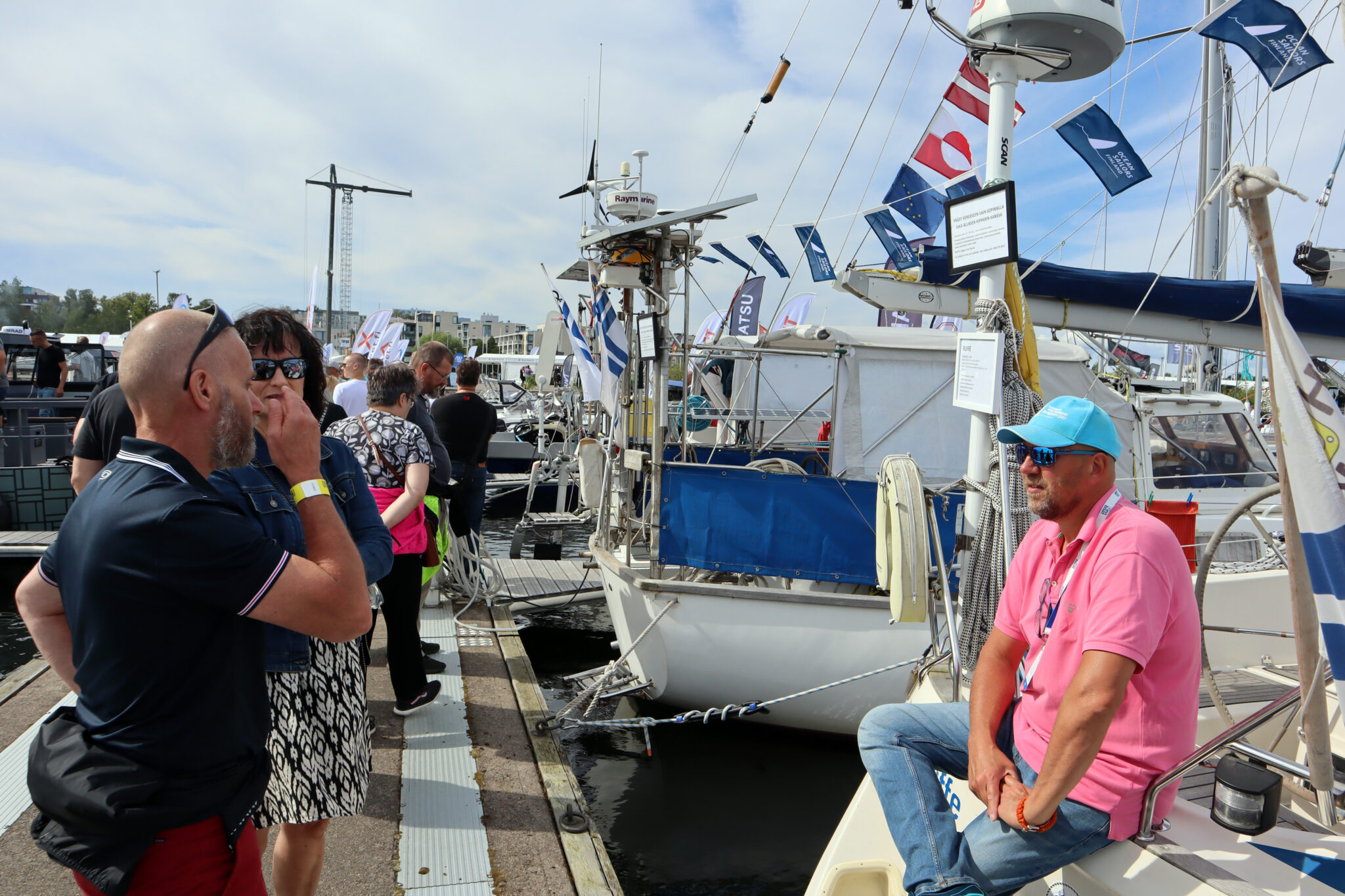 Helsingin Uiva venenäyttely | Uiva Flytande