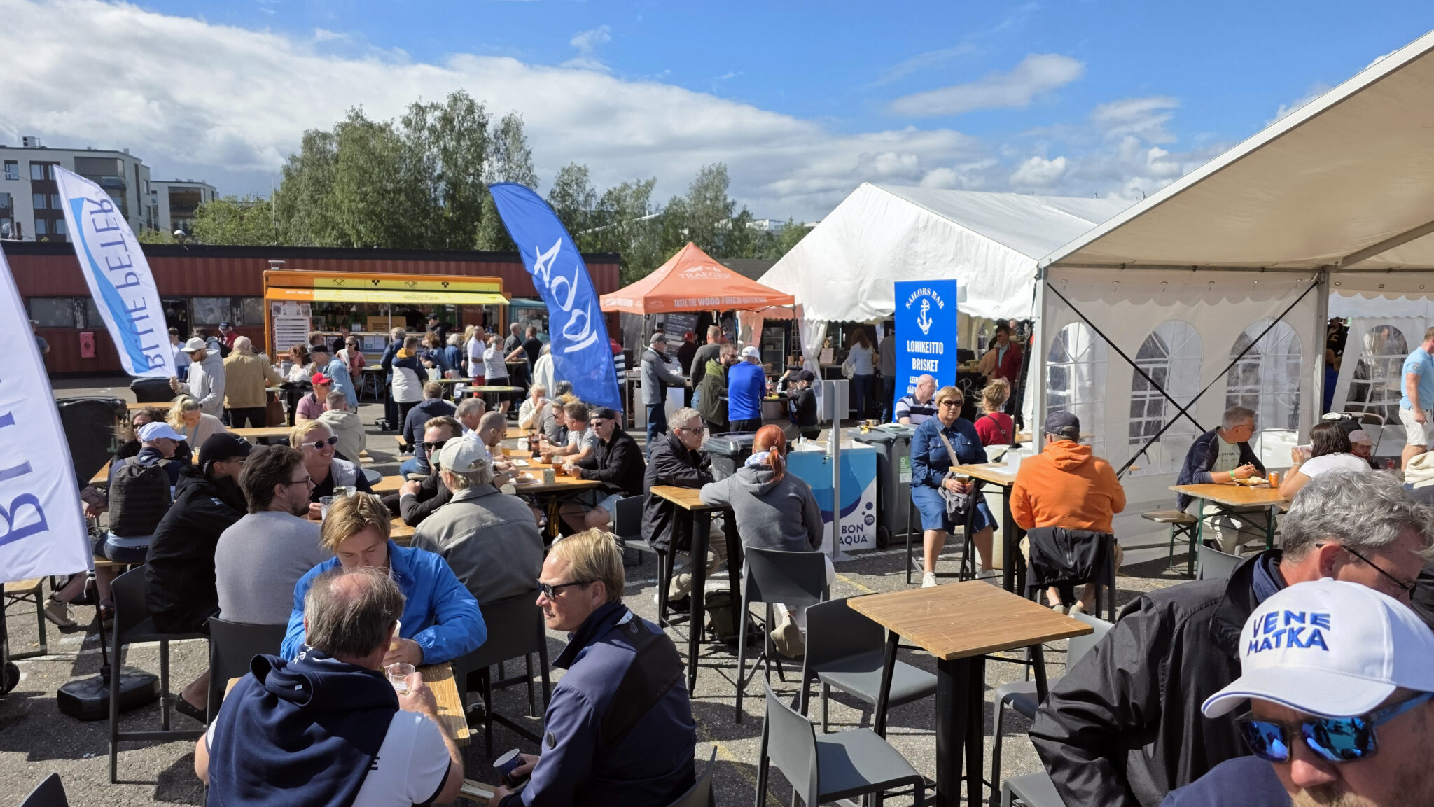 Helsingin Uiva venenäyttely | Uiva Flytande